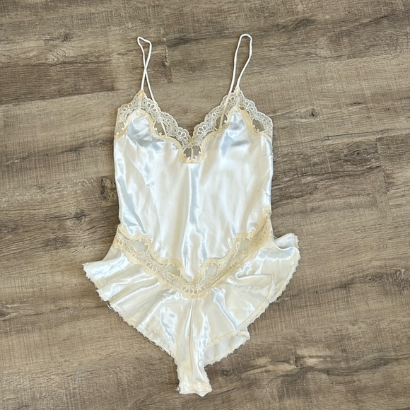 Vintage | Intimates & Sleepwear | Vintage Lace Detail Satin Teddy ...